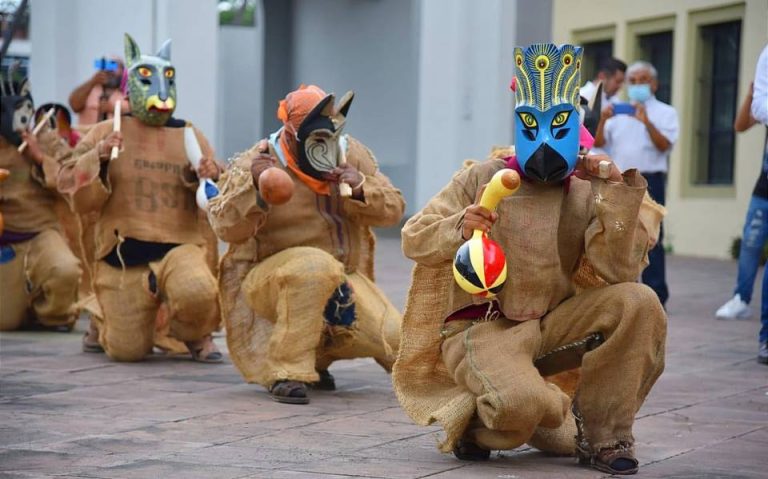 Suchitlán, el pueblo de las máscaras y los brujos: un rincón mágico en ...